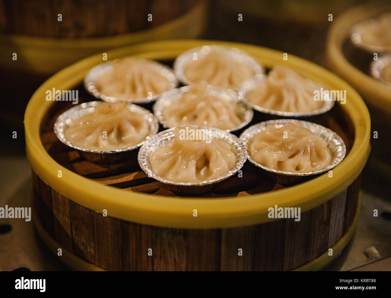 Shanghai street food dumpling hi-res stock photography and images - Alamy