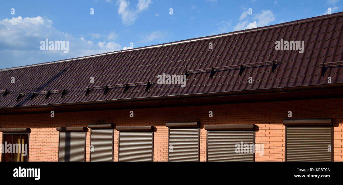 The roof of corrugated sheet on a building Stock Photo - Alamy