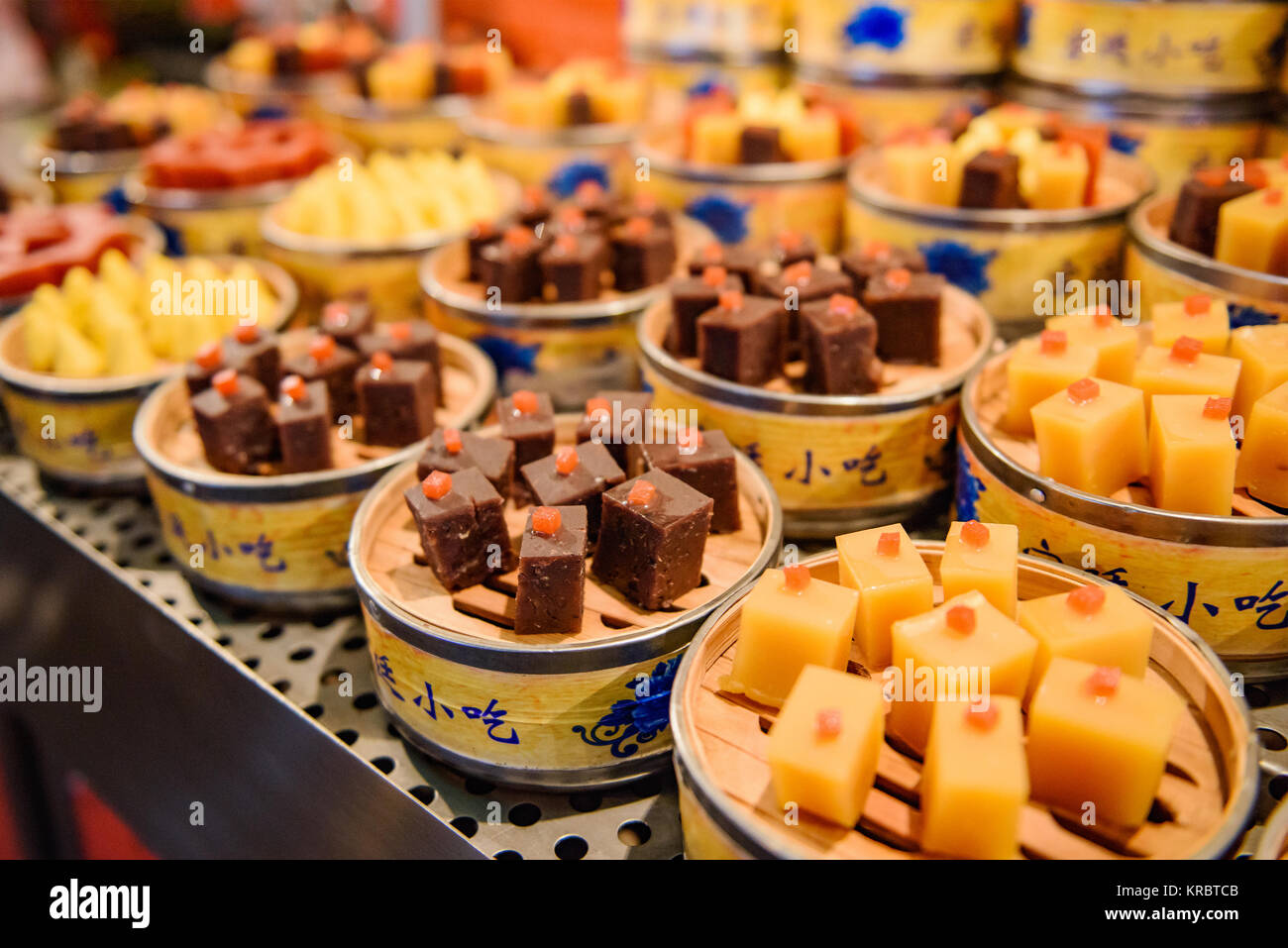 Traditional chinese food in market hi-res stock photography and images ...