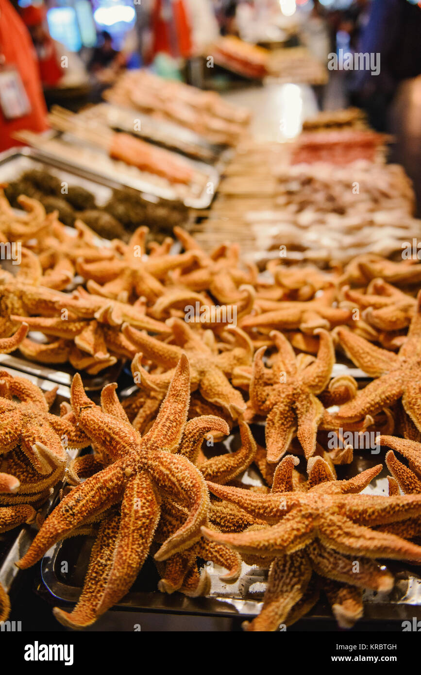 Asian food market with seafood Stock Photo - Alamy