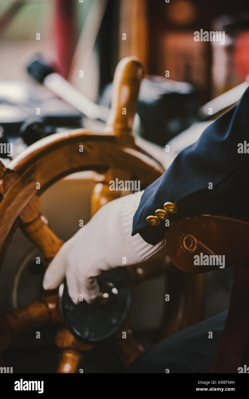 Captain wheel in detail Stock Photo - Alamy