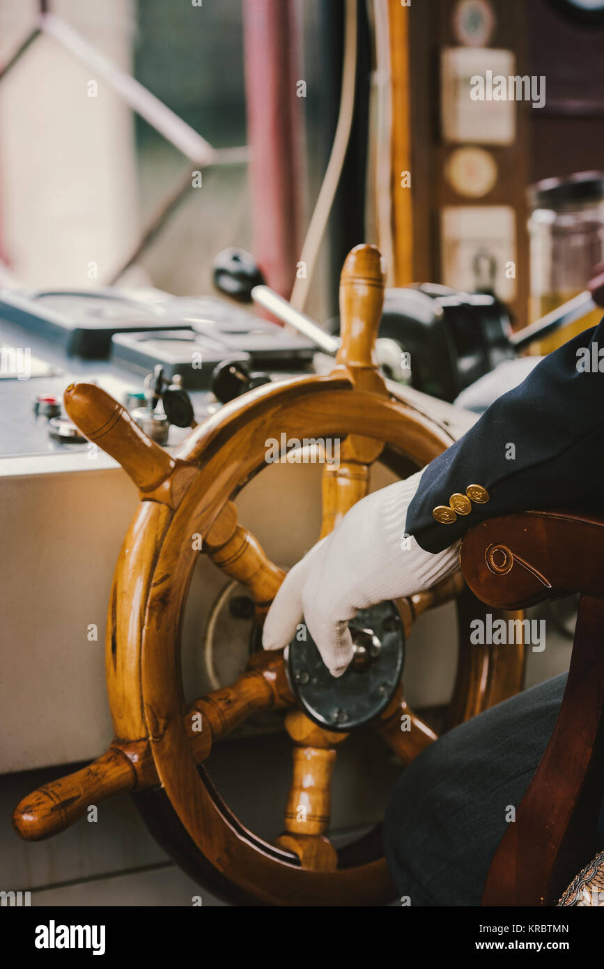 Captain wheel in detail Stock Photo - Alamy