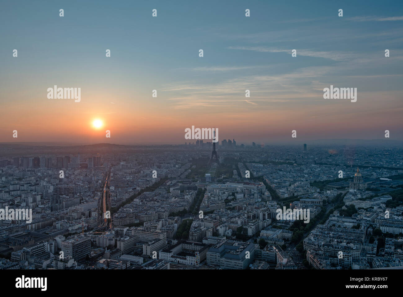 Parisian sky colors hi-res stock photography and images - Alamy
