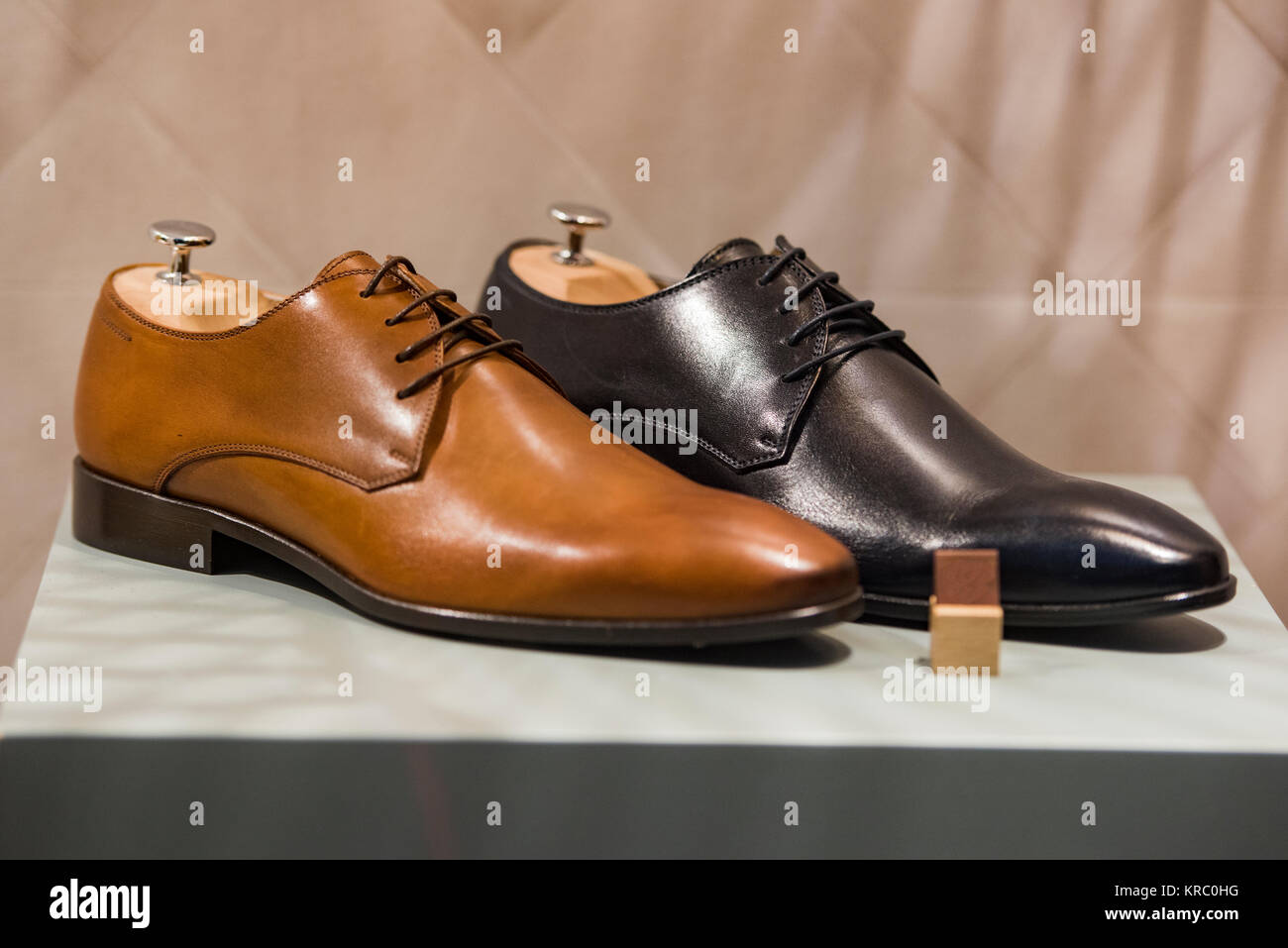 Luxury shoe shop hi-res stock photography and images - Alamy