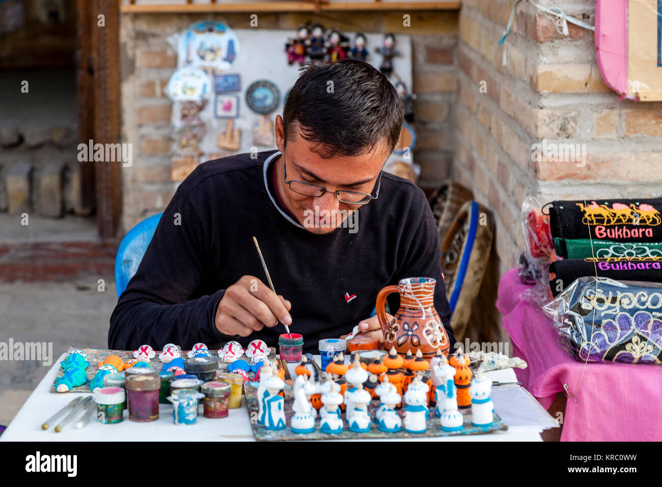 Artist craftsman hi-res stock photography and images - Alamy