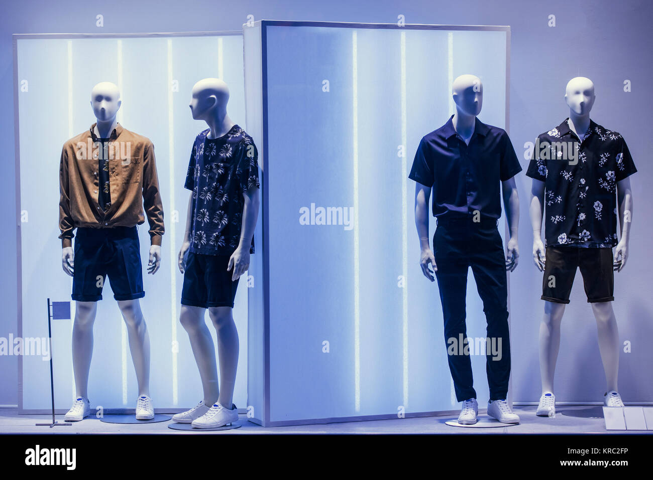 Jeans Mens Model Stock Photos & Jeans Mens Model Stock Images - Alamy