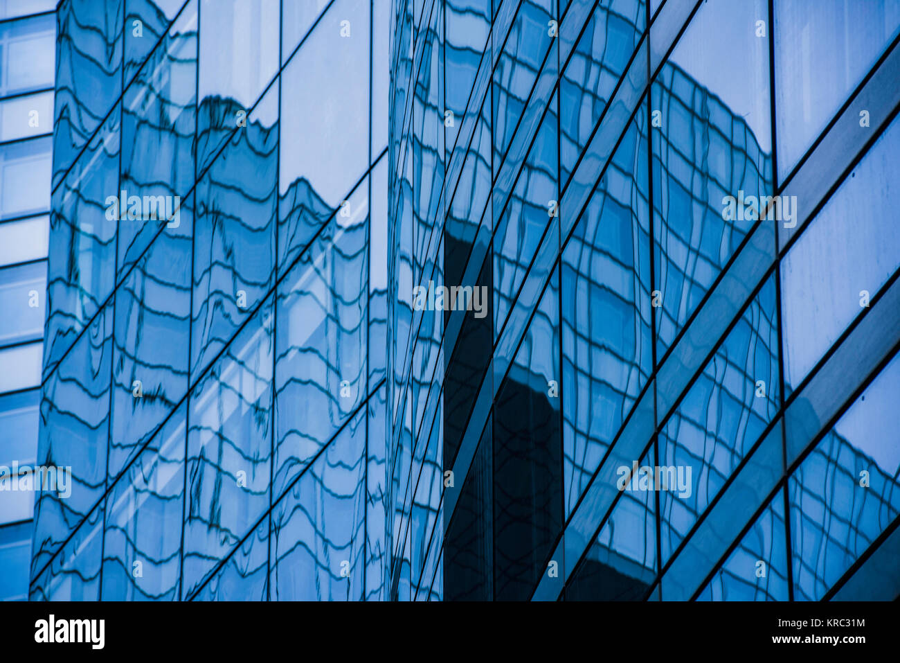 Office building in Paris Stock Photo - Alamy