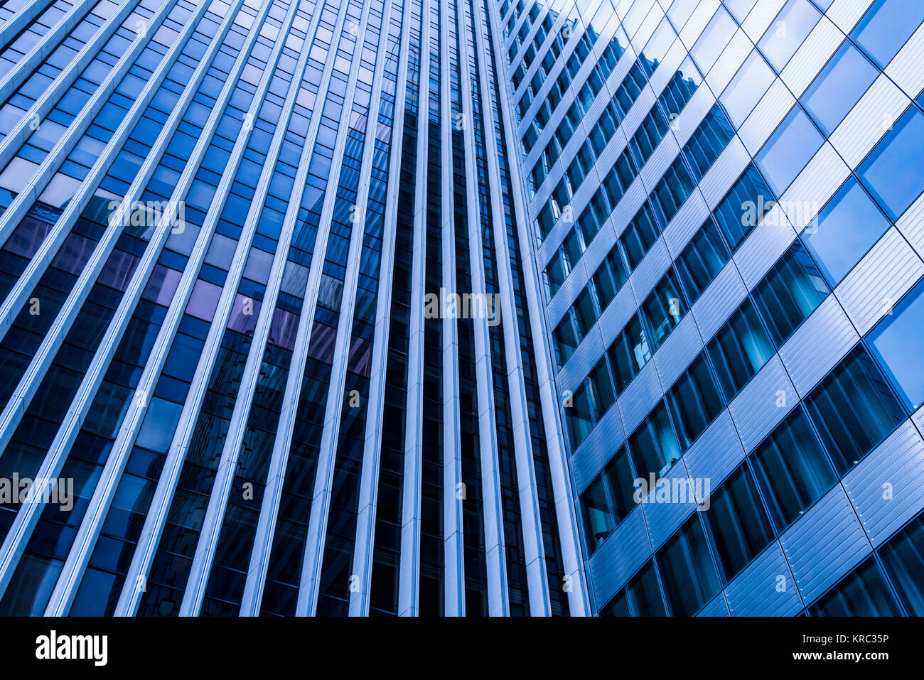 Office building in Paris Stock Photo - Alamy
