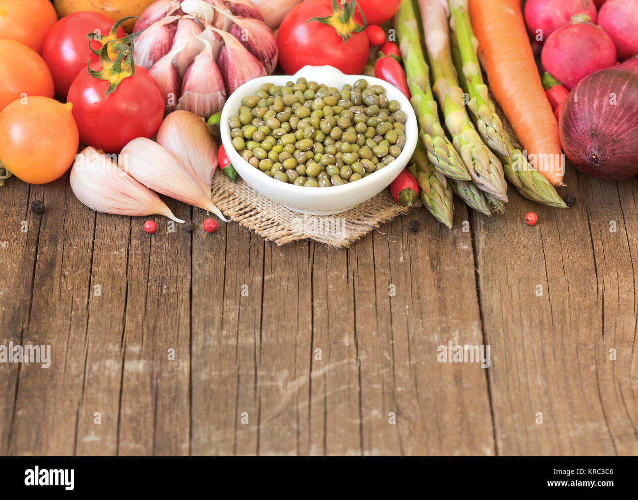 Mung beans and vegetables Stock Photo - Alamy