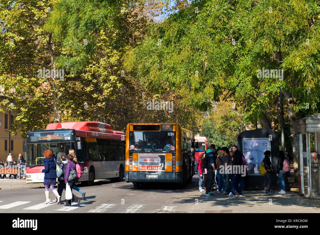 Schoolbus italy hi-res stock photography and images - Alamy