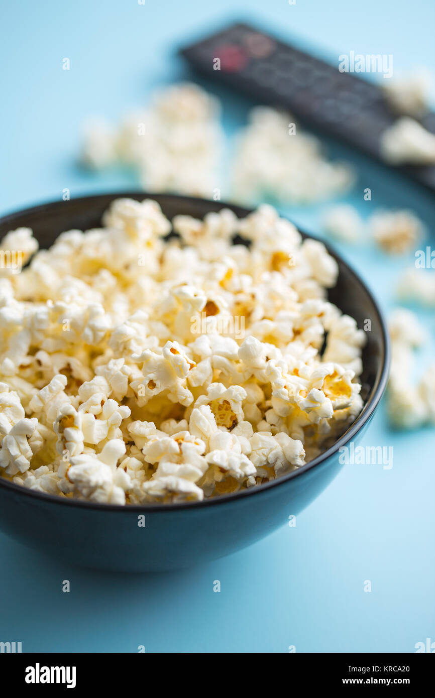 popcorn in bowl Stock Photo - Alamy