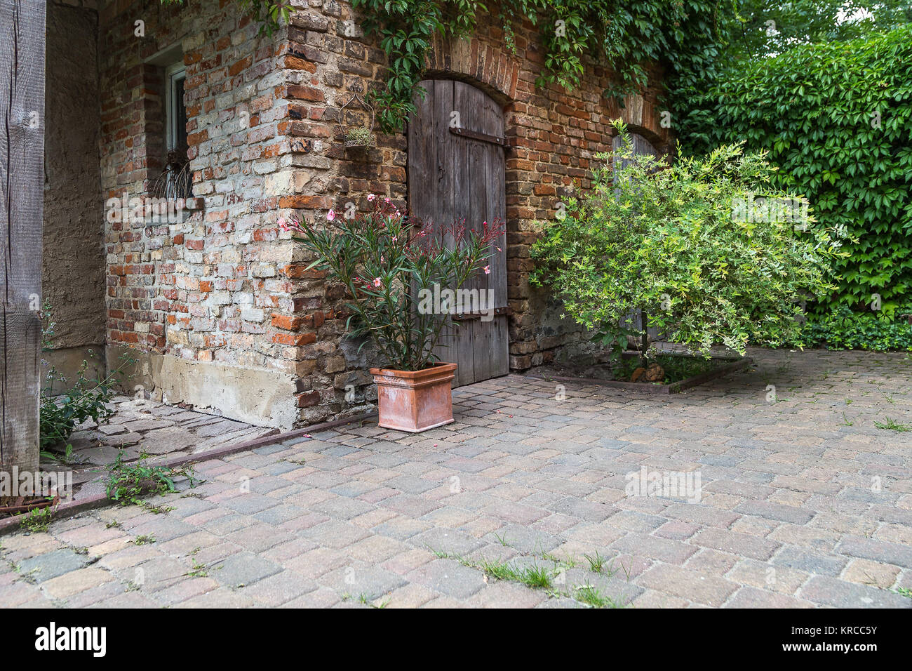 facade of an old brick barn Stock Photo - Alamy