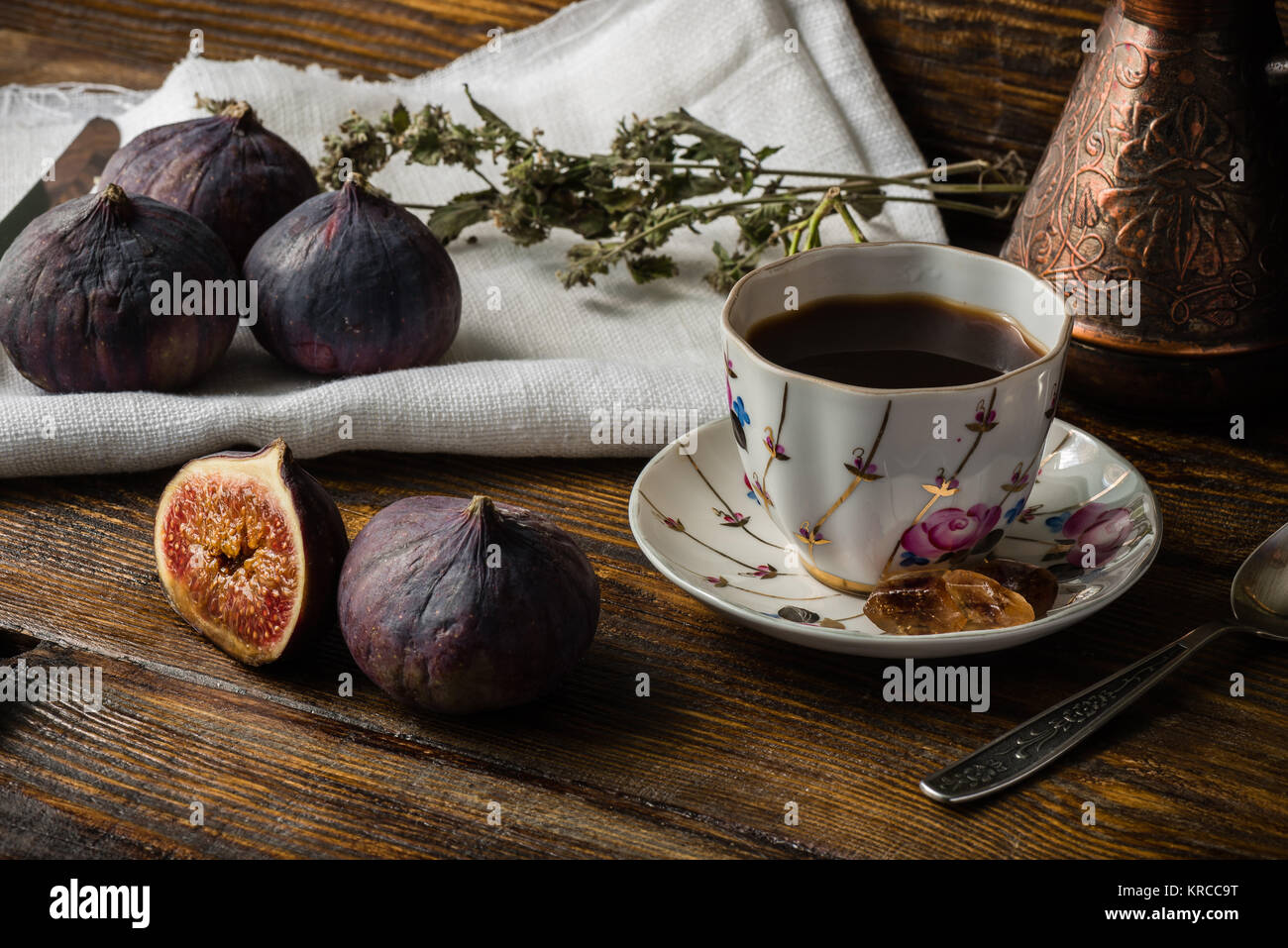 Pot fig fruit plant hi-res stock photography and images - Alamy