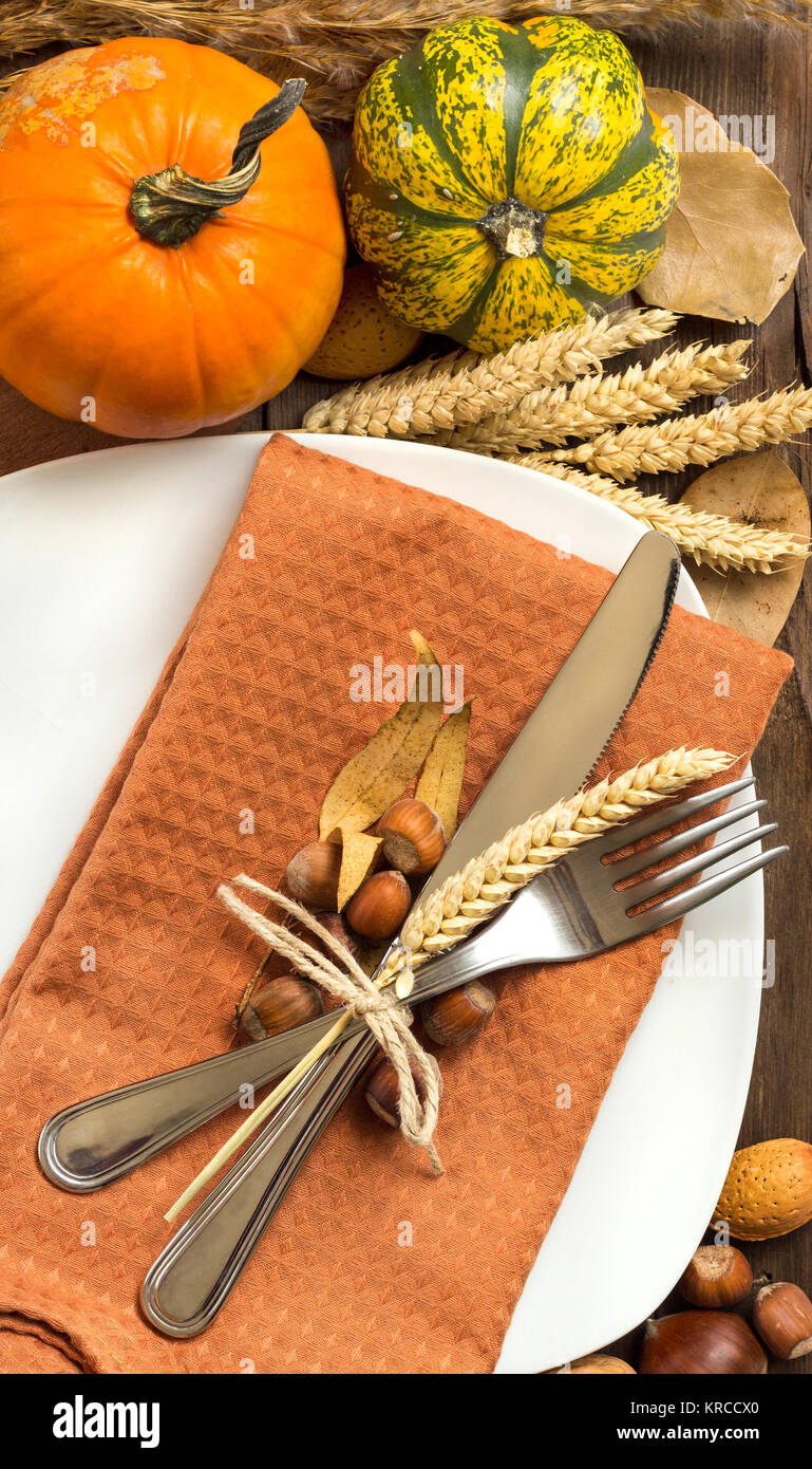 Autumn table setting Stock Photo - Alamy