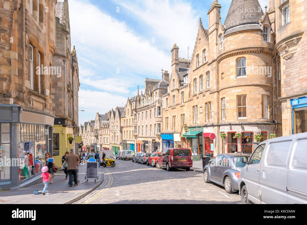 House uk street view hi-res stock photography and images - Alamy