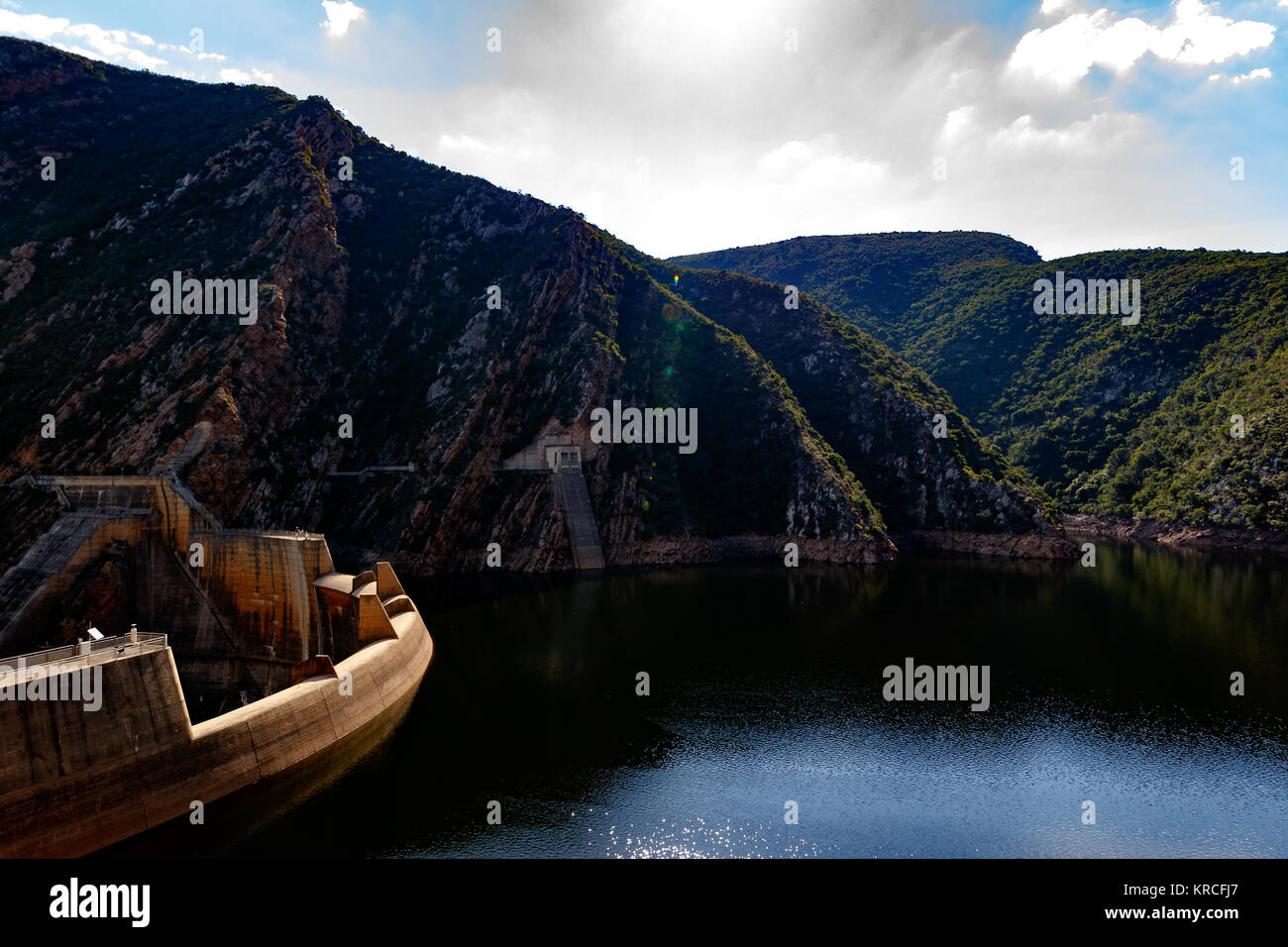 The Kouga Dam 2016-04-09 Water Level 76 Stock Photo - Alamy