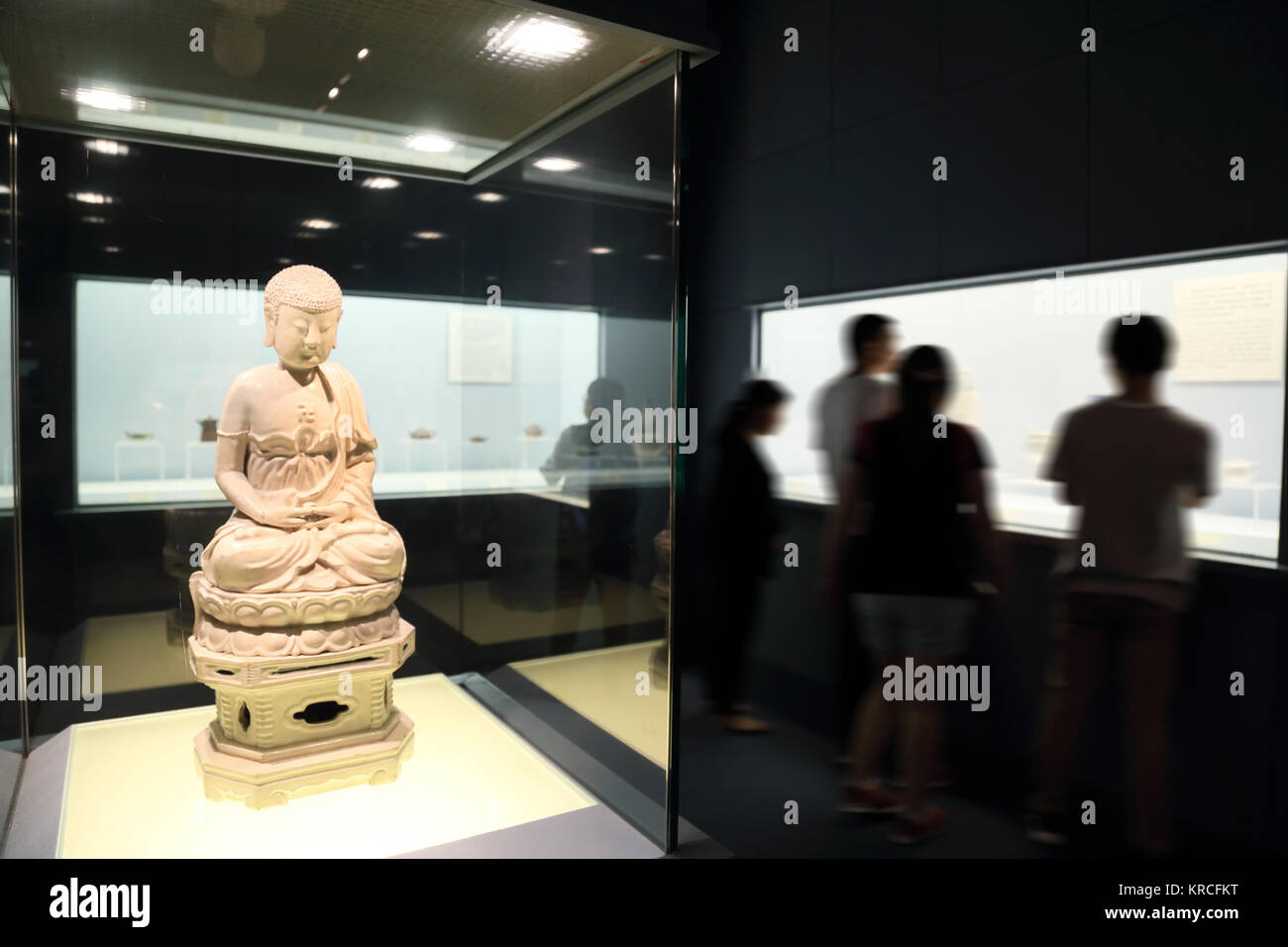 Gallery of ancient chinese sculpture hi-res stock photography and ...