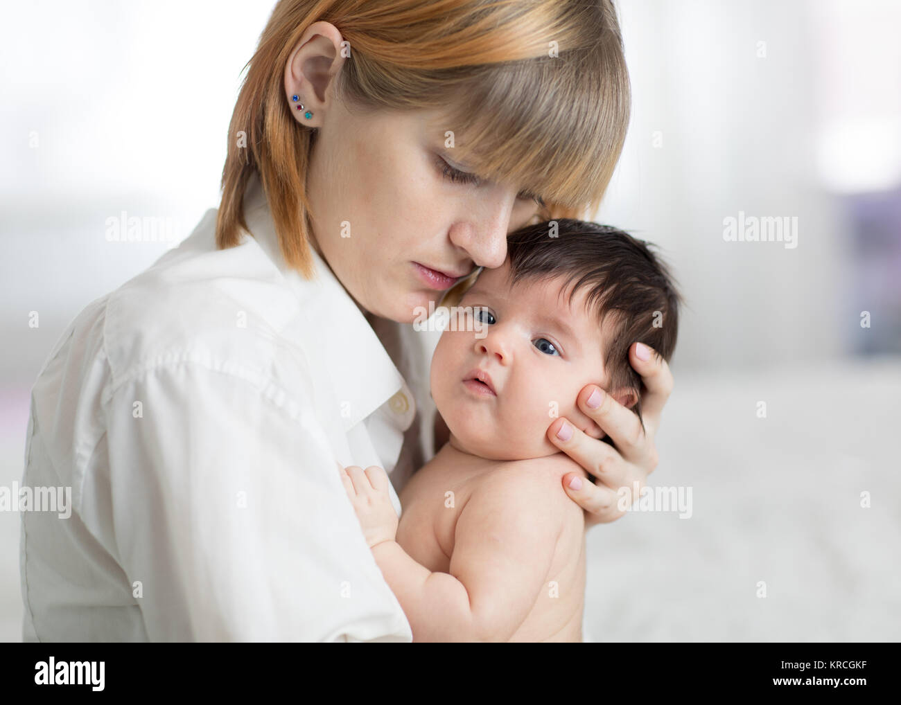 Portrait happy mother baby home hi-res stock photography and images - Alamy