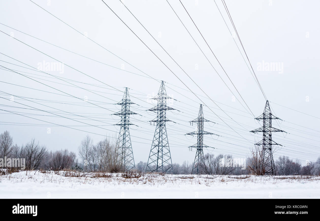 Steel truss pylons hi-res stock photography and images - Alamy