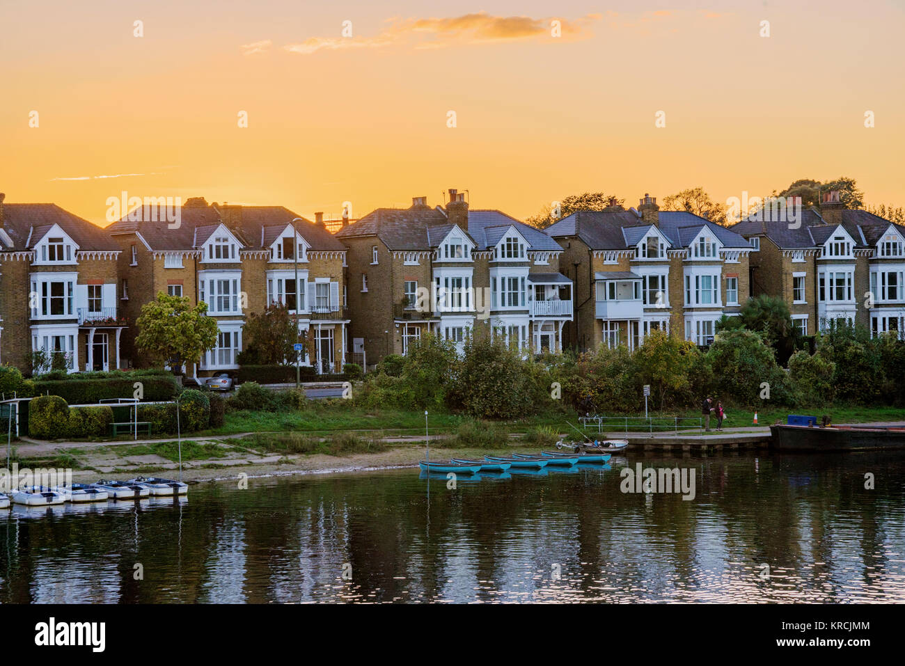 LONDON, UNITED KINGDOM - OCTOBER 28: Riverside Houses in Richmond Upon ...