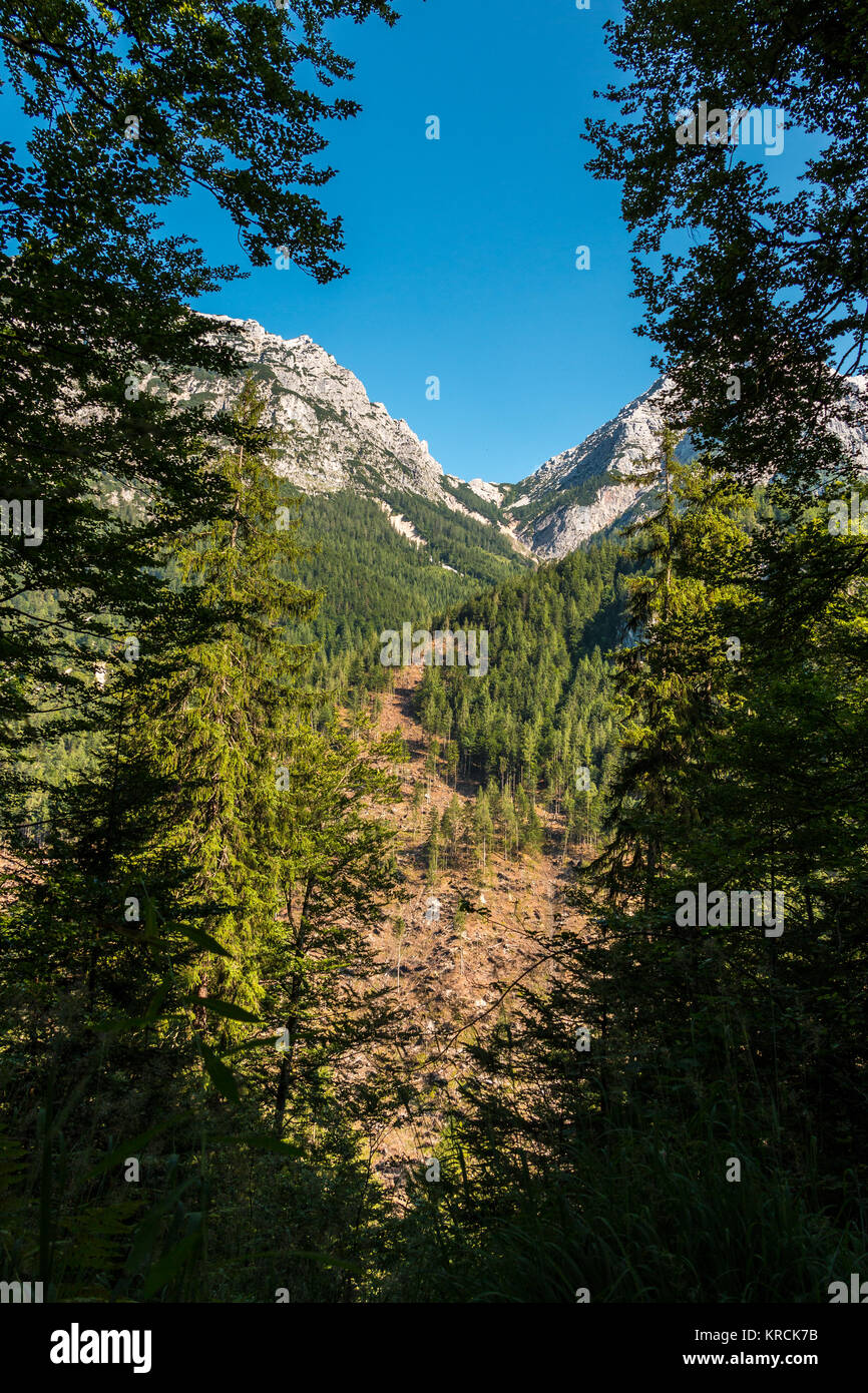 Big mountains hi-res stock photography and images - Alamy