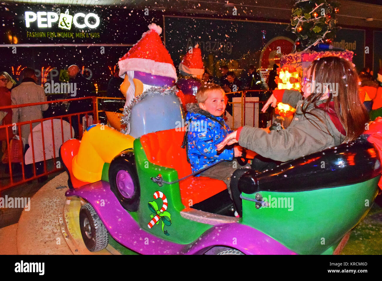 Fairground characters hi-res stock photography and images - Alamy