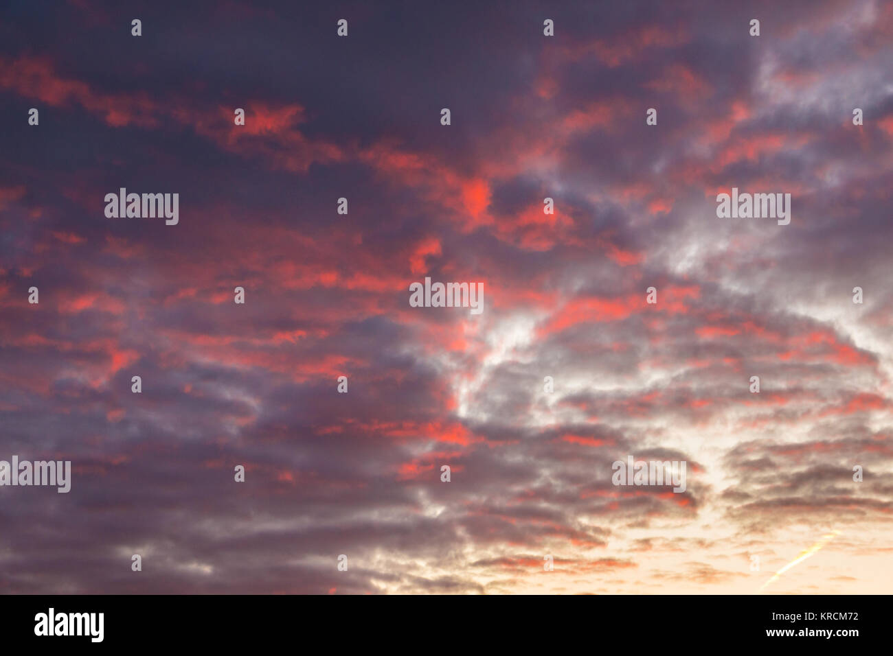 Red and yellow sky hi-res stock photography and images - Alamy