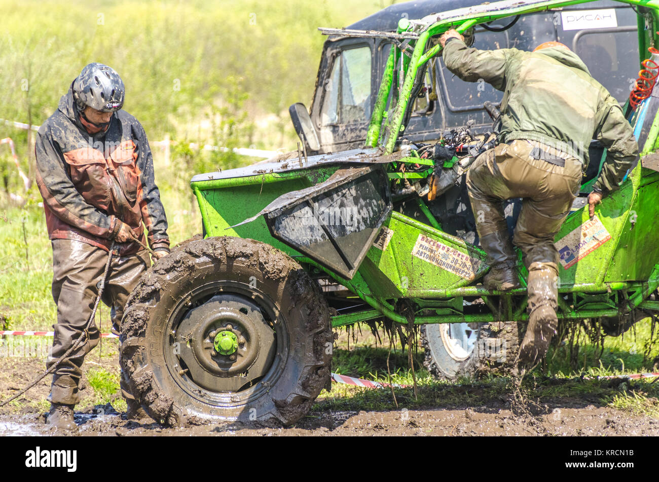 SALOVKA, RUSSIA - MAY 5, 2017: Extreme competitions of all-wheel drive ...