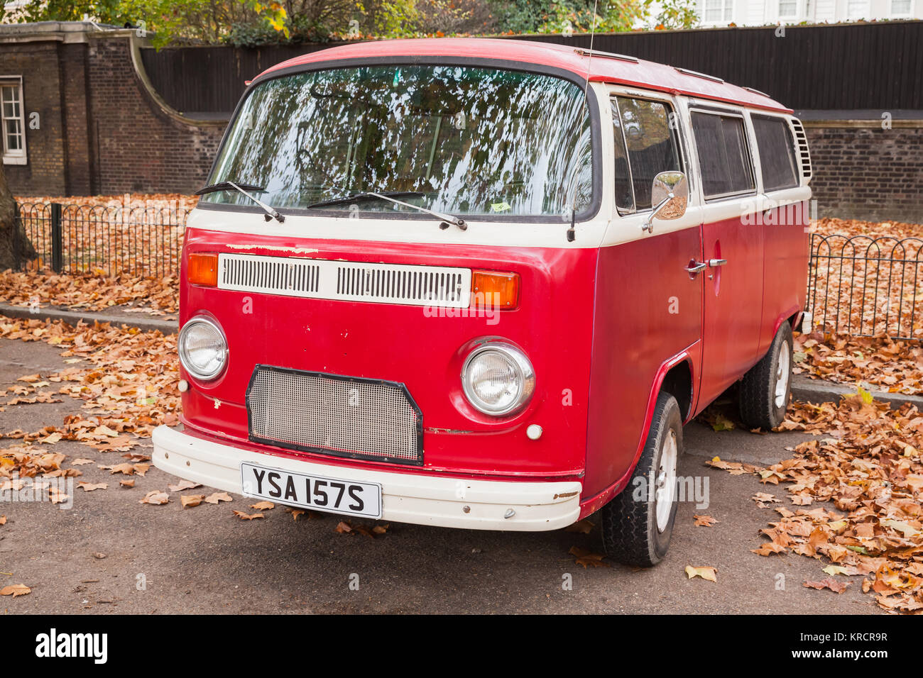 Volkswagen bus t2 hi-res stock photography and images - Alamy