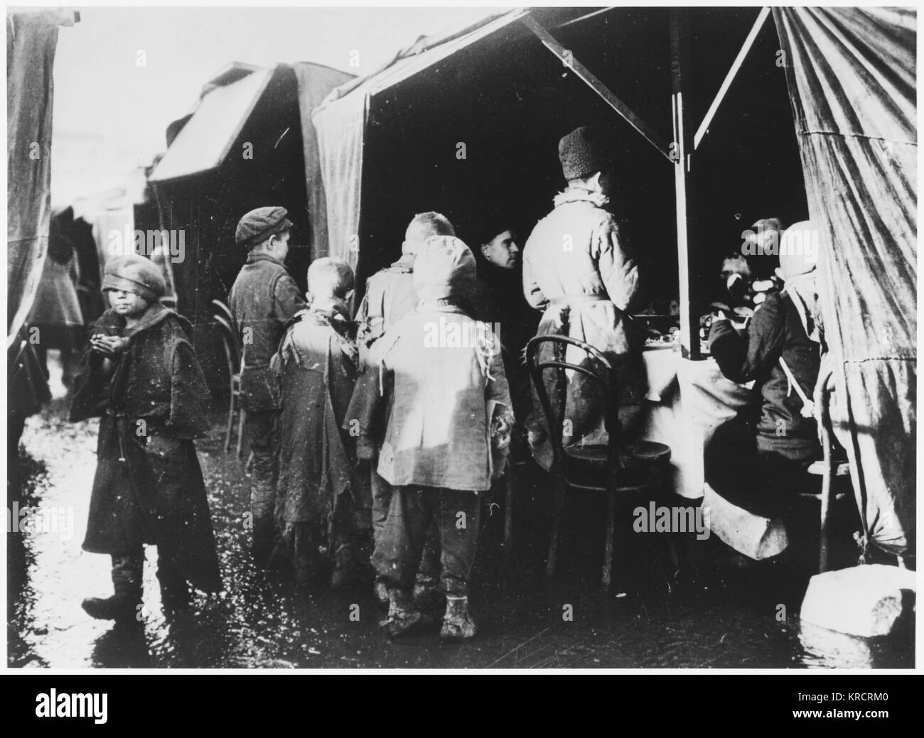 Children in the street hi-res stock photography and images - Alamy