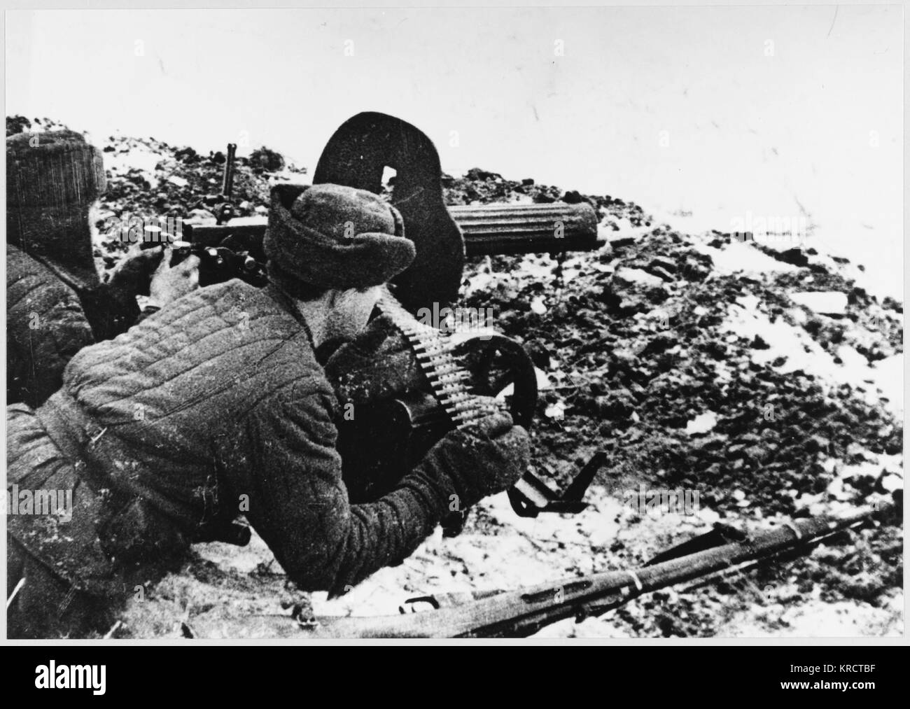 SOVIET WITH MAXIM GUN Stock Photo - Alamy