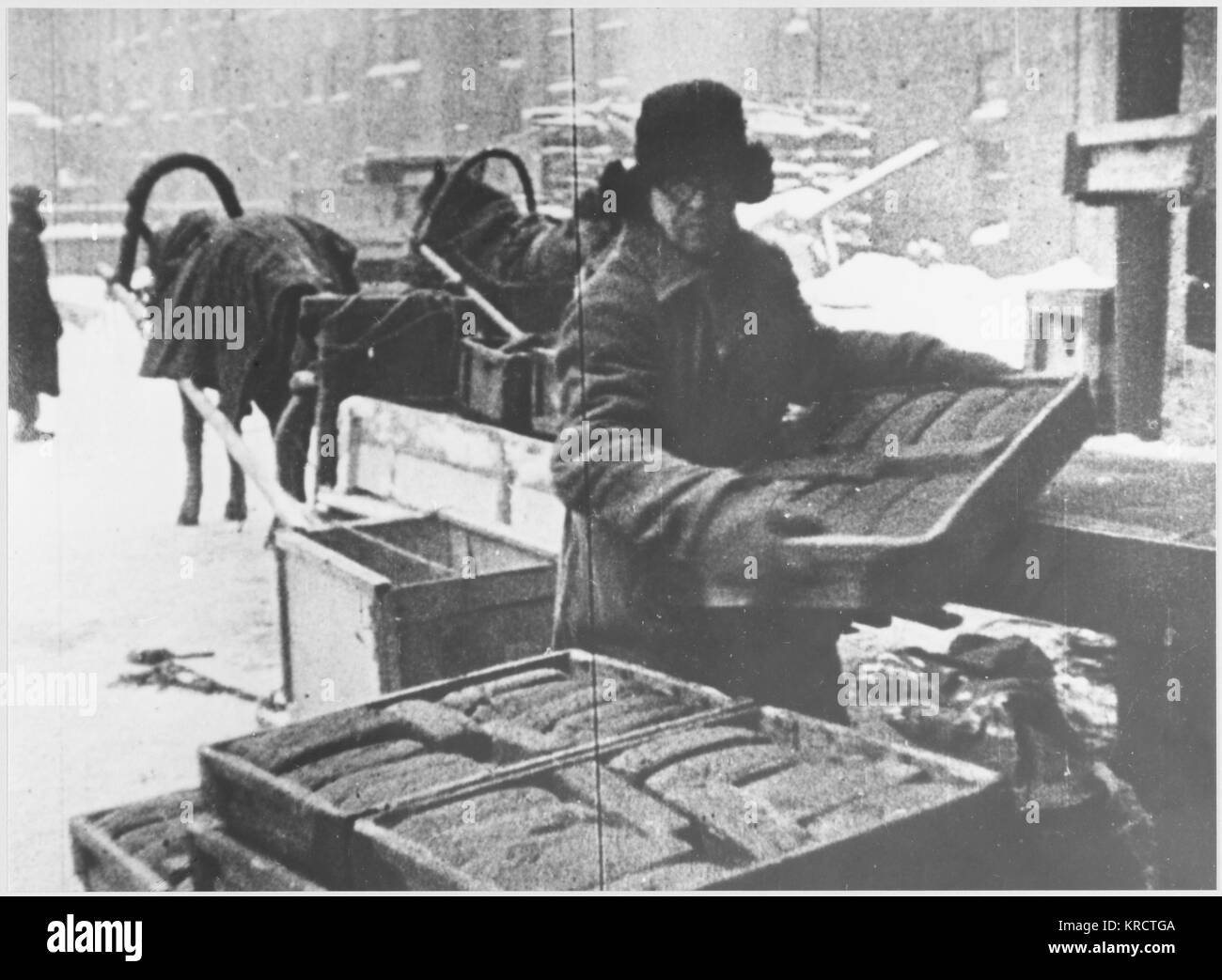 Distribution of bread hi-res stock photography and images - Alamy