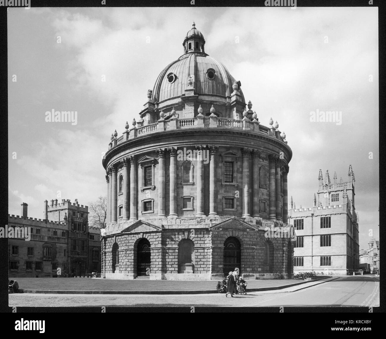 The Radcliffe Camera, one of Oxford's most distinctive landmarks, built ...