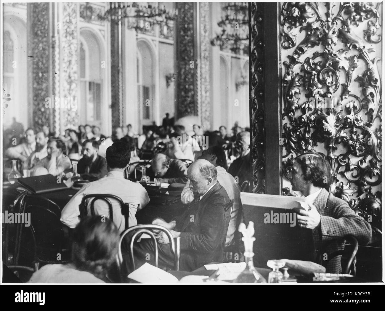 Vladimir lenin head Black and White Stock Photos & Images - Alamy