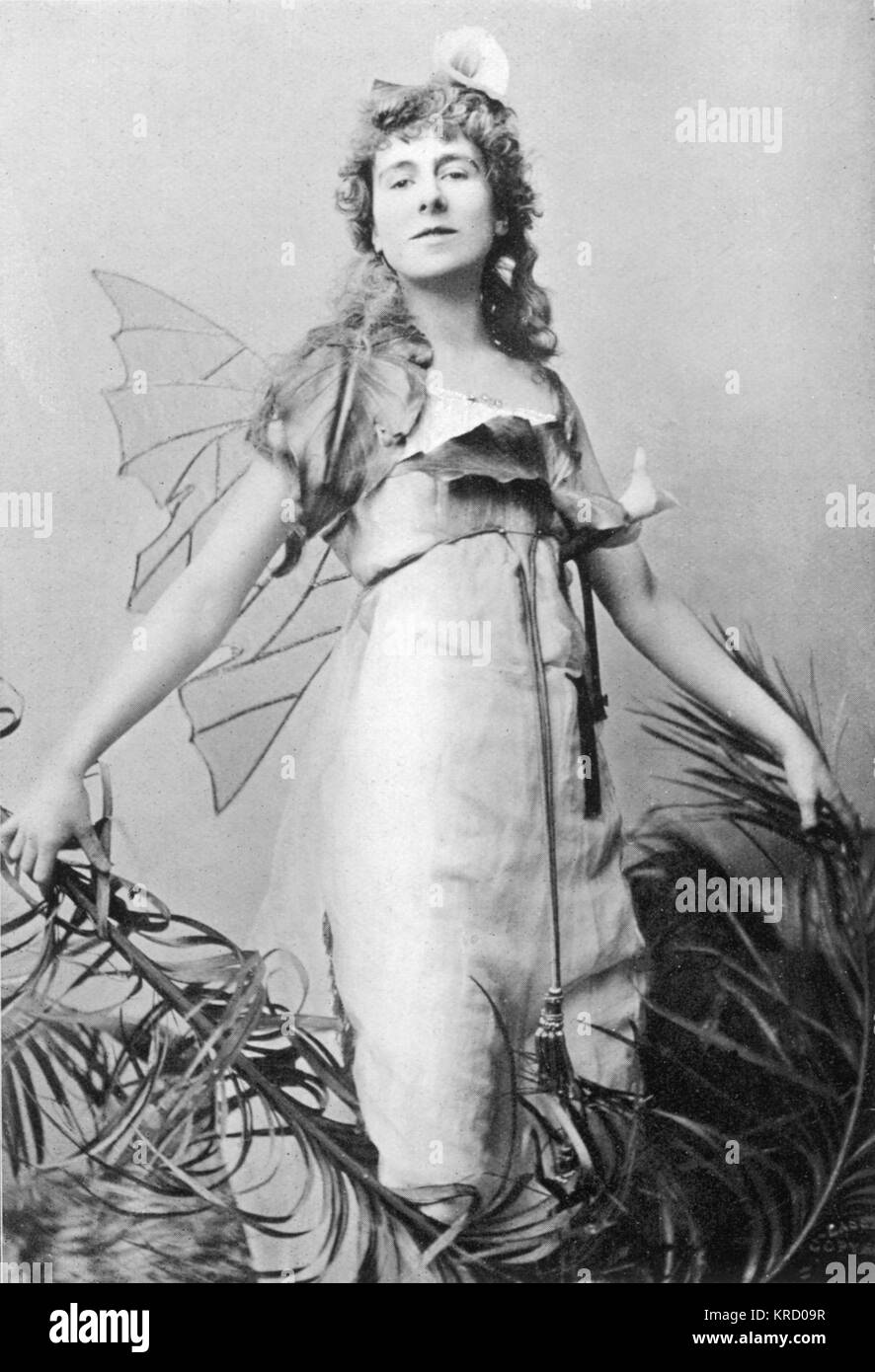 Titania in midsummer nights dream hi-res stock photography and images ...