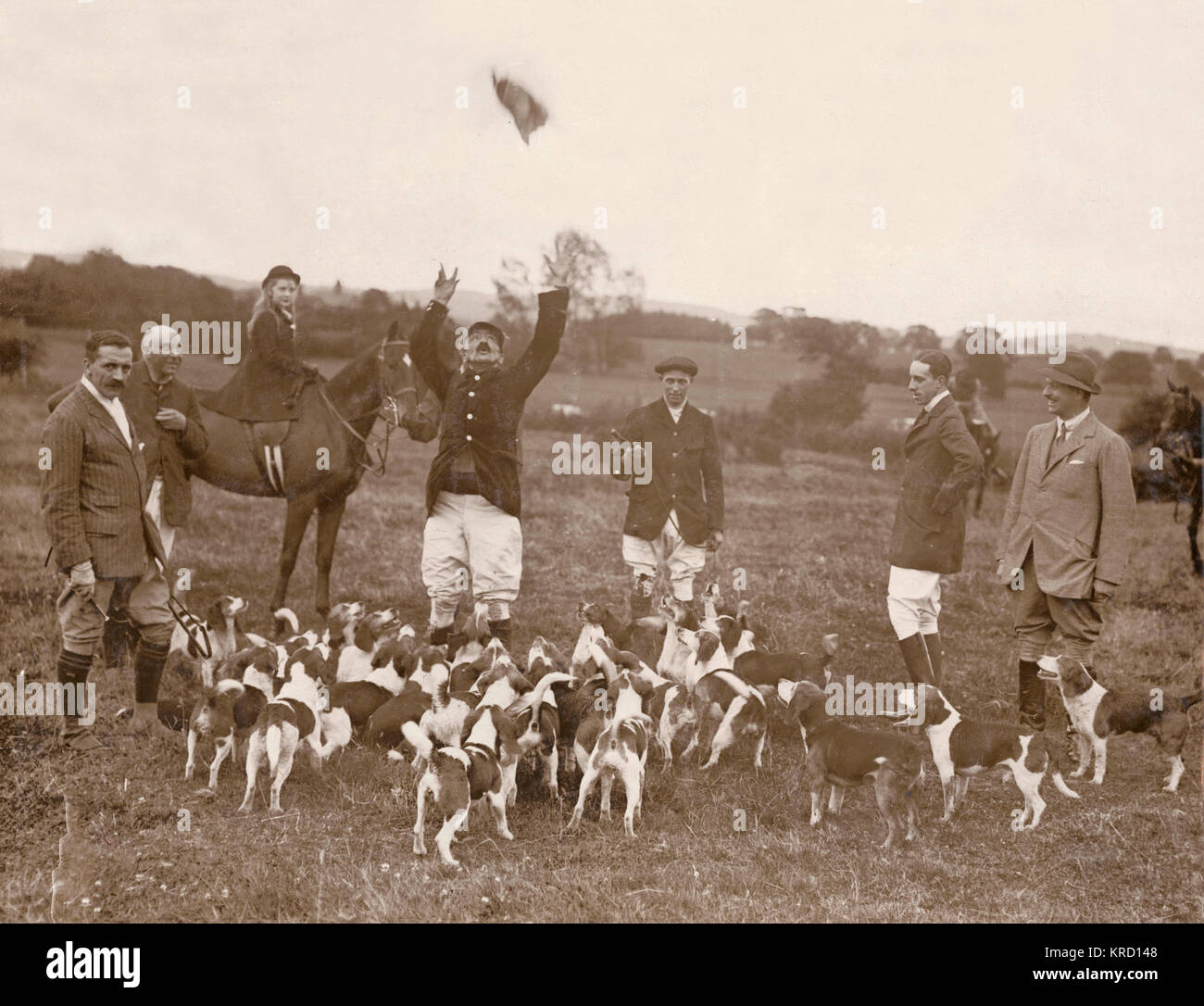Hunters and hounds hi-res stock photography and images - Alamy