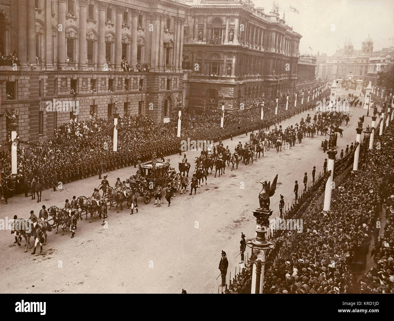 Royal procession london aerial hi-res stock photography and images - Alamy