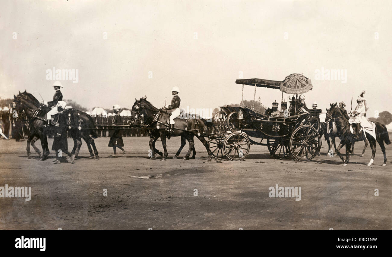 Royal horse drawn carriage hi-res stock photography and images - Alamy