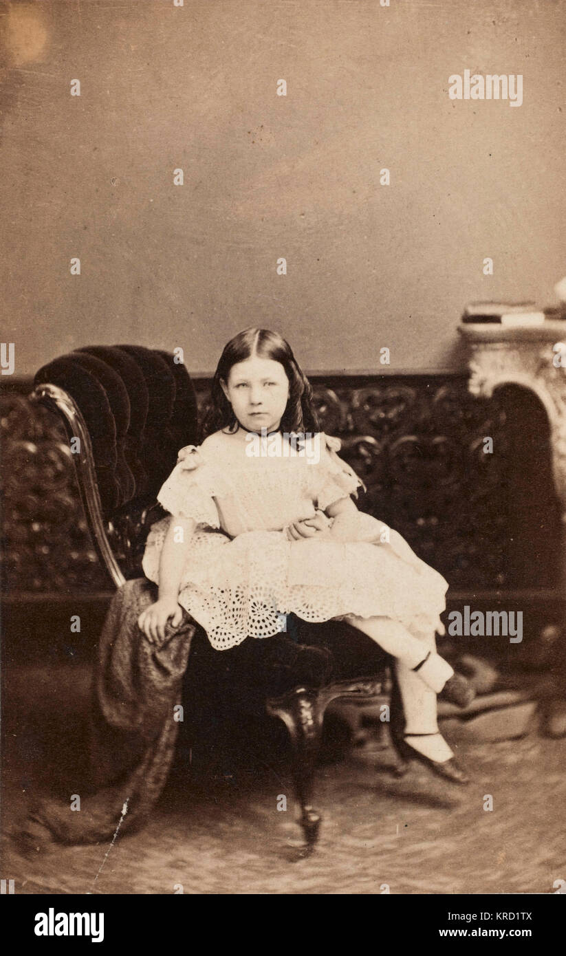 Upper class Victorian girl Stock Photo - Alamy