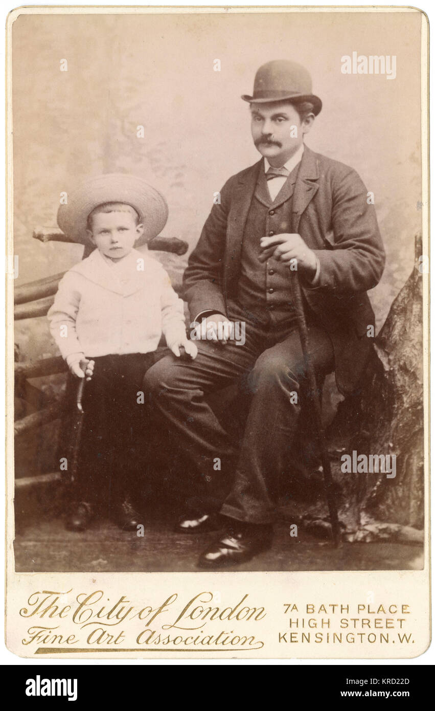 Victorian family photograph hi-res stock photography and images - Alamy