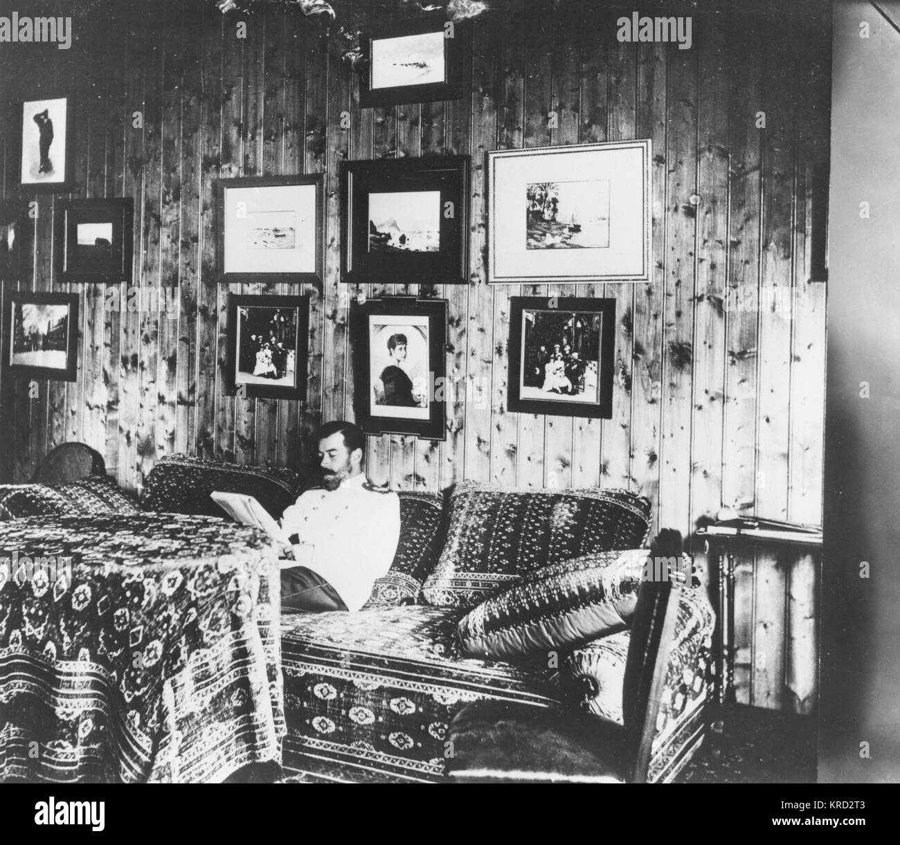 Lodge hunting Black and White Stock Photos & Images - Alamy