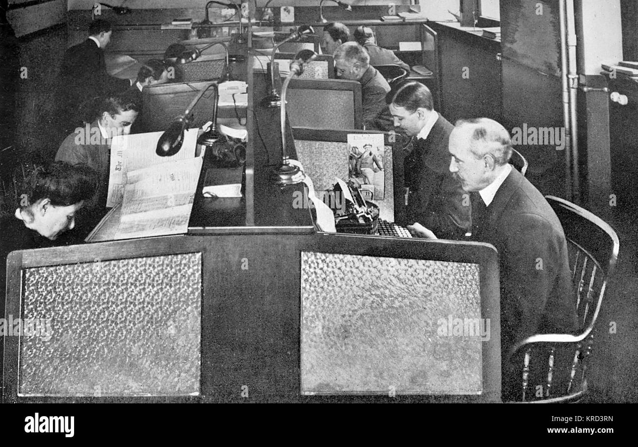 Back press hi-res stock photography and images - Alamy