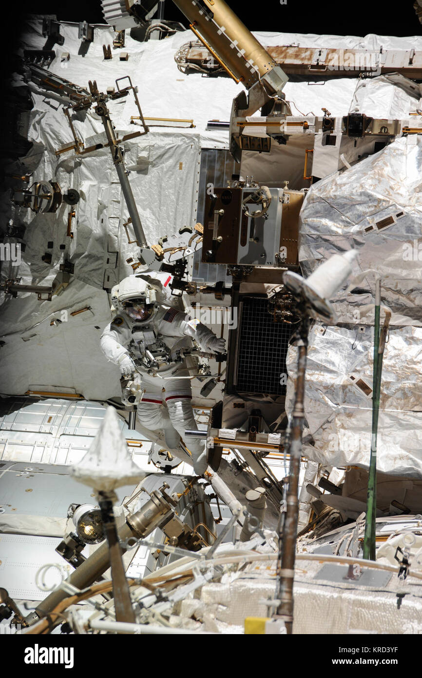 ISS-36 EVA-3 (k) Chris Cassidy Stock Photo - Alamy