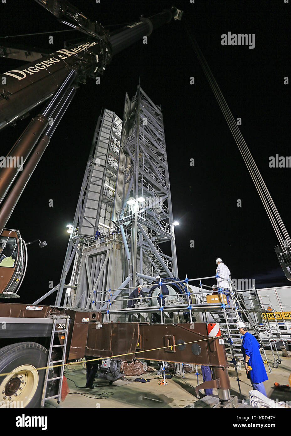 Minotaur V stacking prep for LADEE mission 02 Stock Photo - Alamy