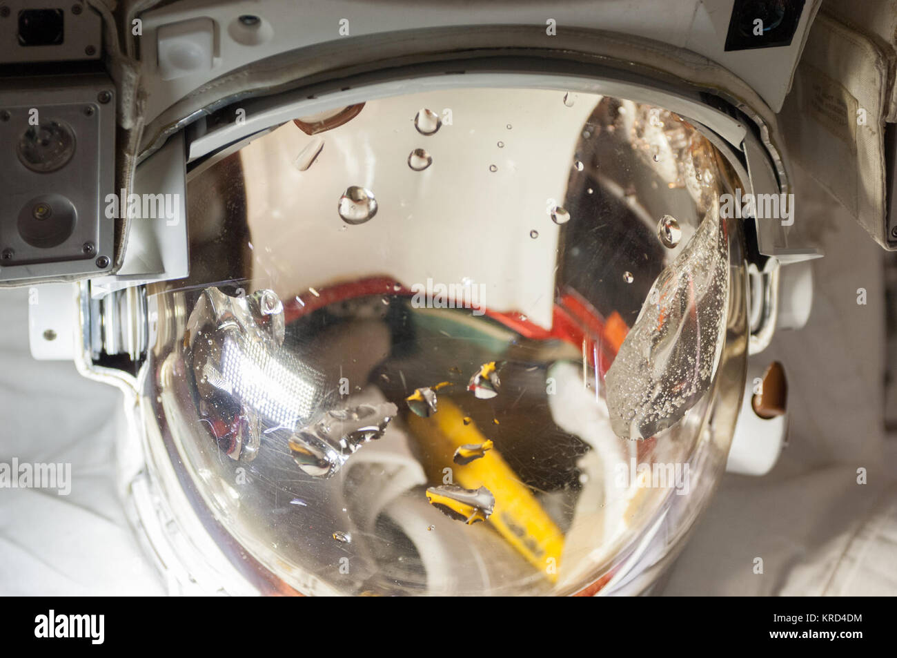 Extravehicular mobility unit hi-res stock photography and images - Alamy