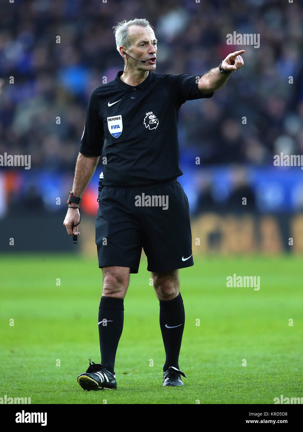 Match referee Martin Atkinson Stock Photo - Alamy
