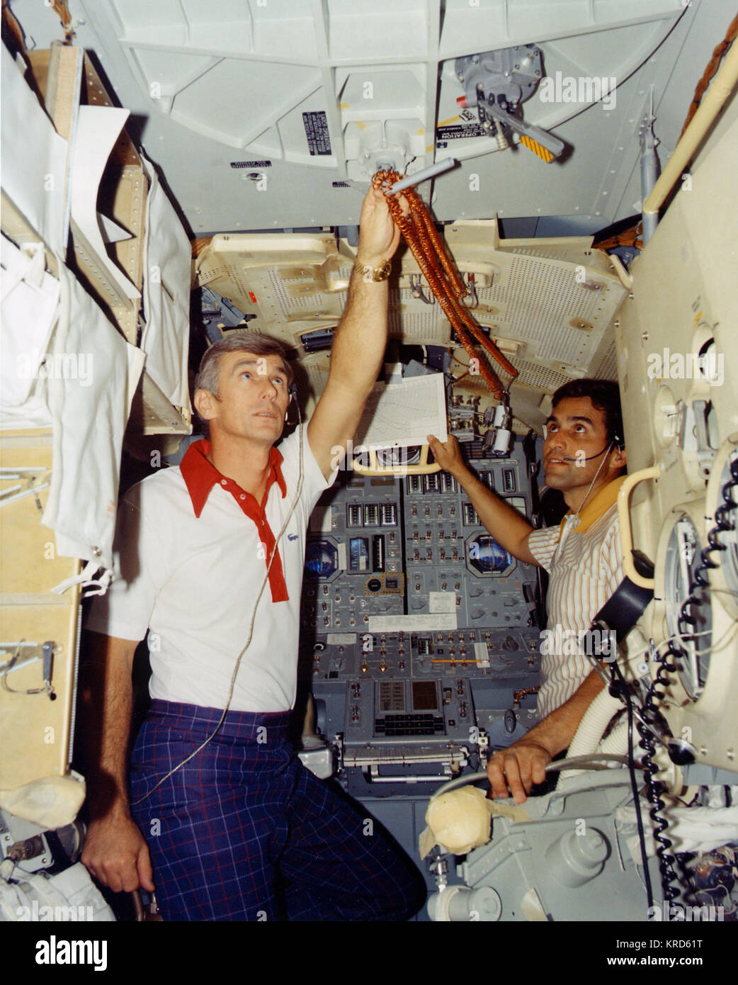 17 gene cernan hi-res stock photography and images - Alamy