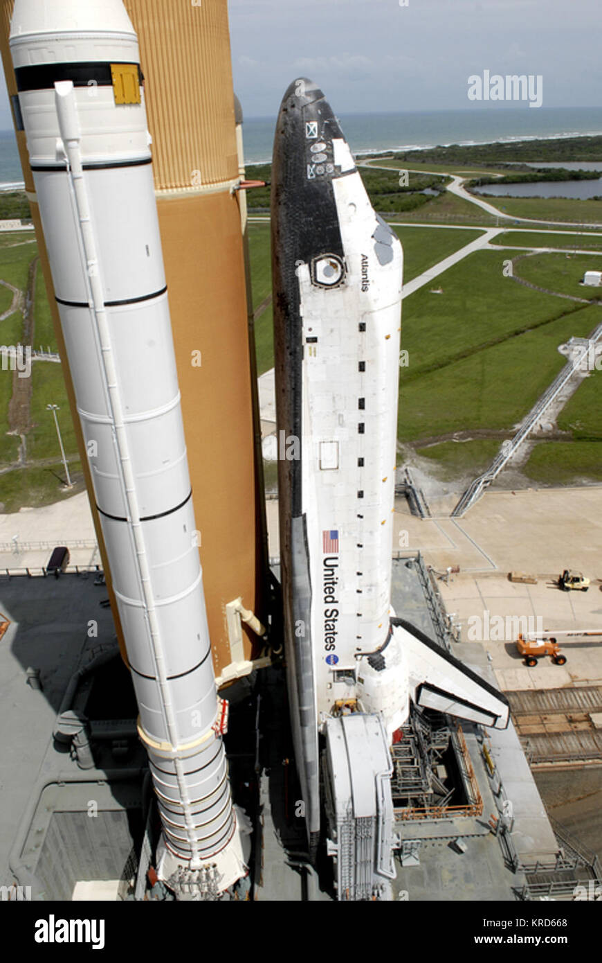 Sts 125 hi-res stock photography and images - Alamy