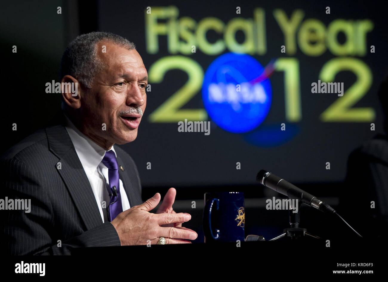 Charles bolden space hi-res stock photography and images - Alamy