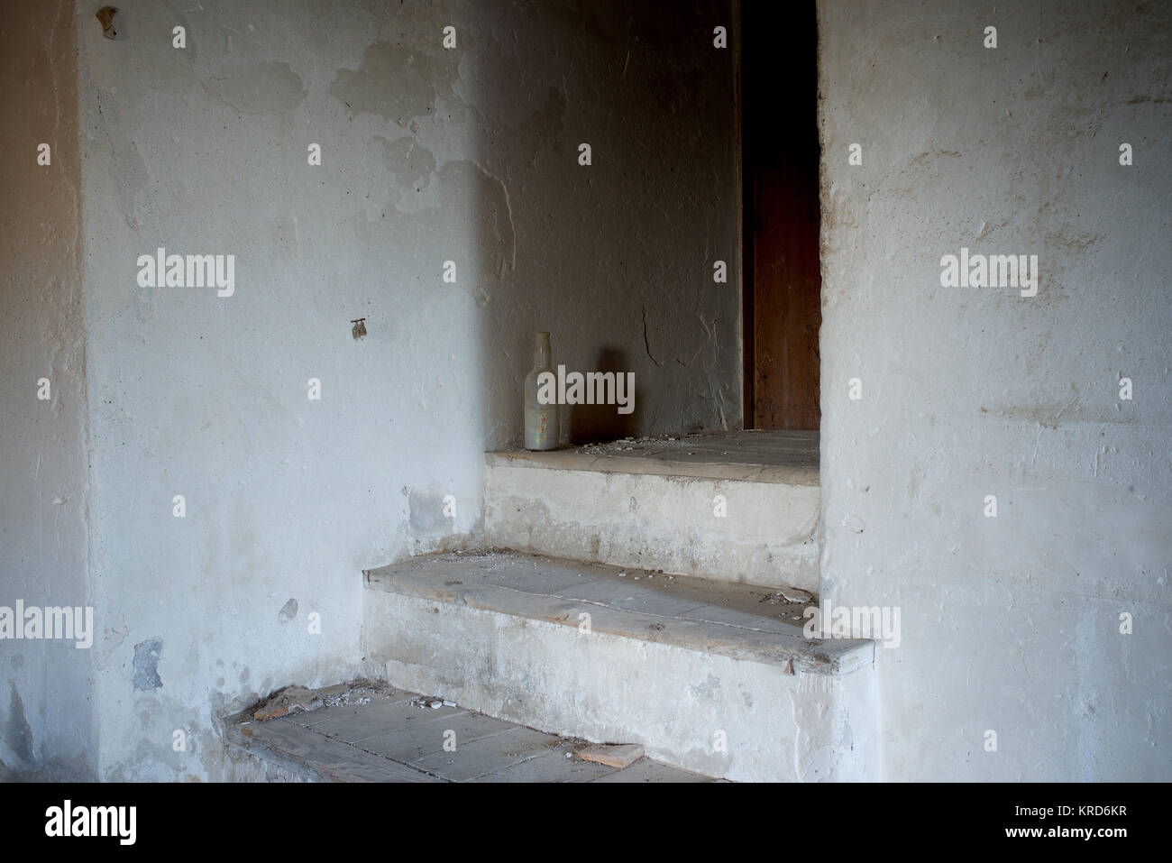 Dusty interior of abandoned building hi-res stock photography and ...